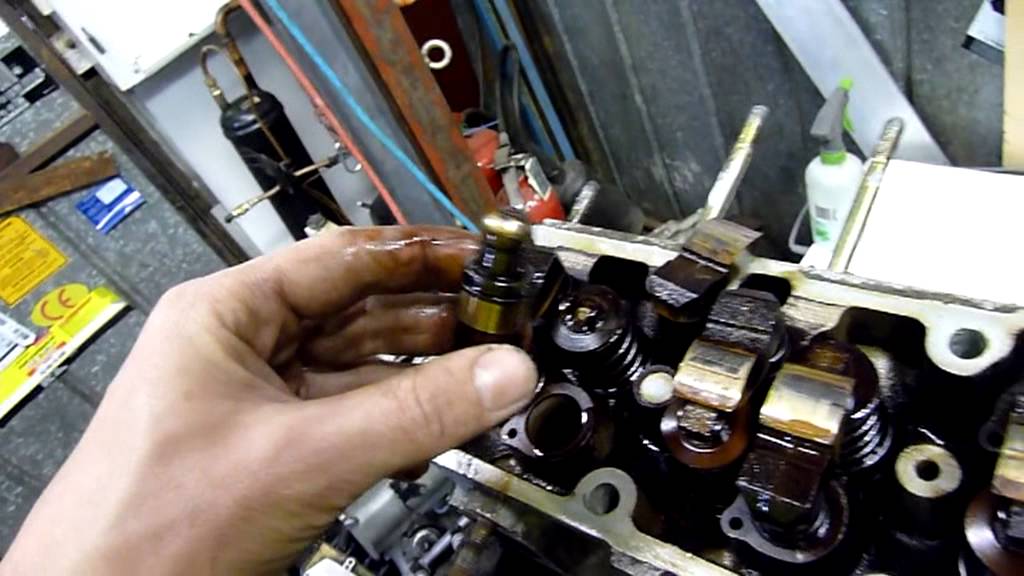 Daewoo Lanos Engine GM Family 1) Autopsy Pt4 Off with its Head - YouTube