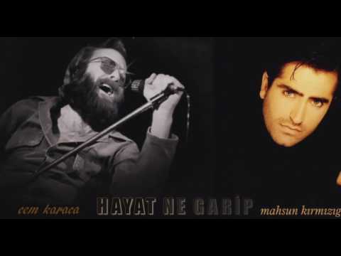 Cem Karaca & Mahsun Kirmizigul - Hayat Ne Garip with English subtitles