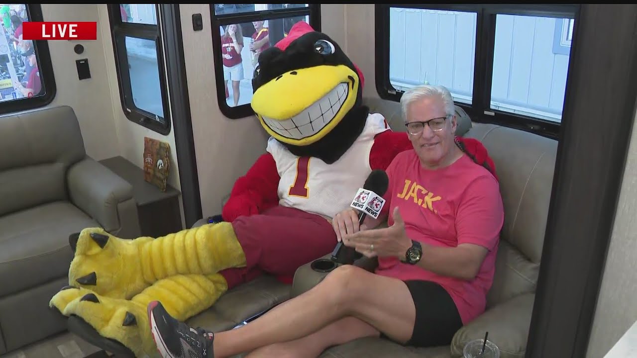 Ed Wilson gives a tour of the RV for RVTV in Nevada - YouTube