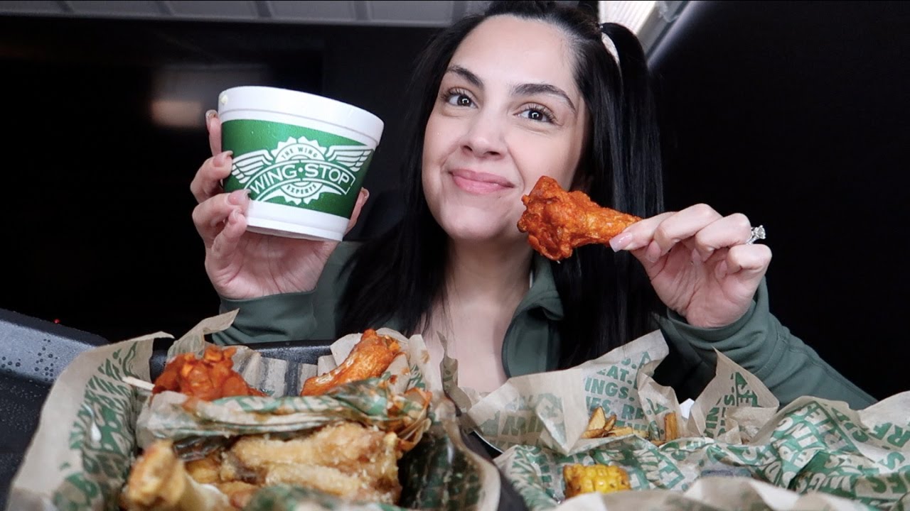 Wing Stop MUKBANG | 🎀Vlogmas Day 5🎀 - YouTube