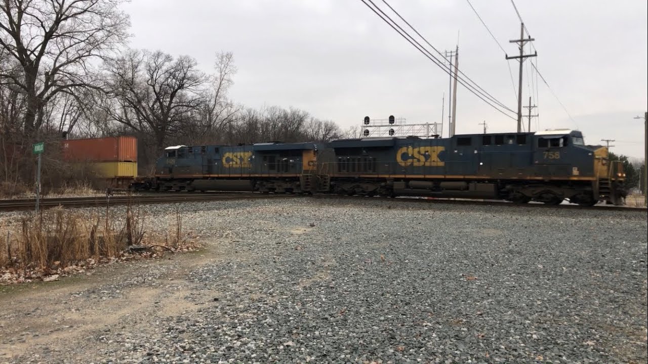 Two trains at Romulus MI 1/6/24 - YouTube