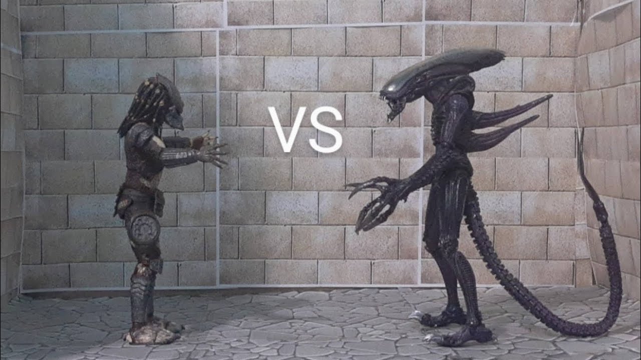 Boar Predator vs Razor claws alien stop motion - YouTube