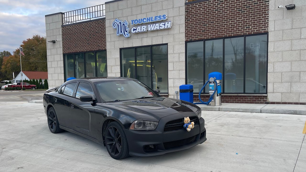 CUTTING UP THROUGH TRAFFIC IN DODGE CHARGER RT - YouTube