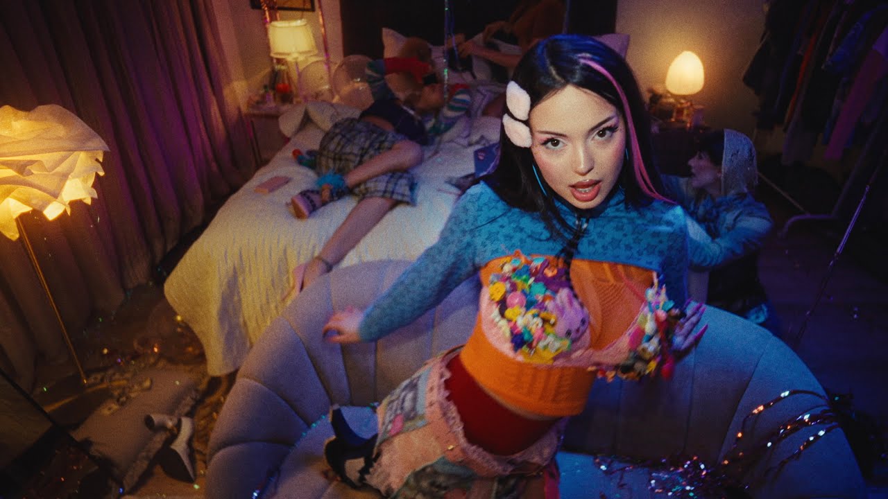 Eva Lea - V KLUBA (Official Video) - YouTube
