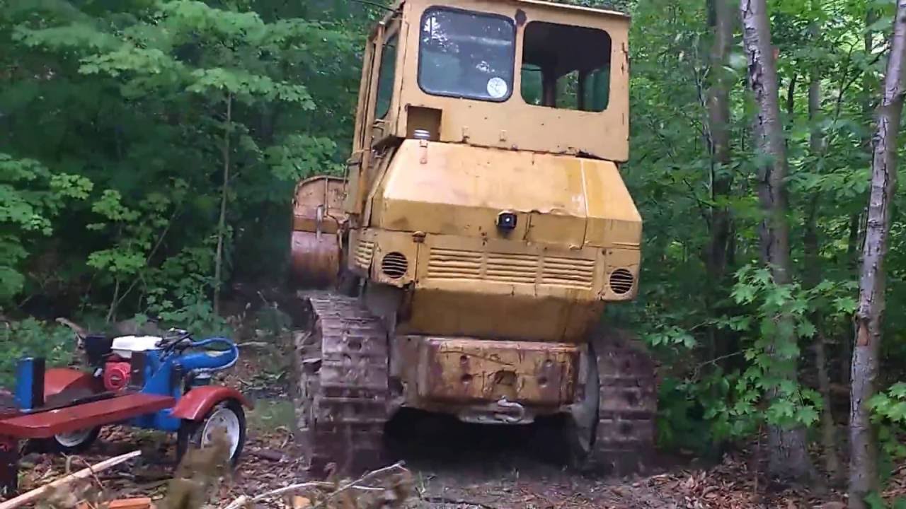 Moving the Cat 955 track loader - YouTube