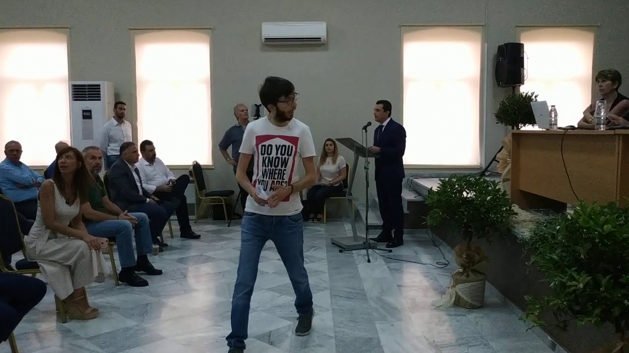 Παρέμβαση κατά την επίσκεψη του υφυπουργού Αγροτικής Ανάπτυξης - YouTube