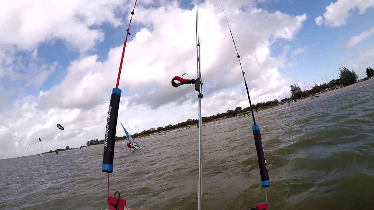 Kiten Workum - Beinahe Crash - YouTube