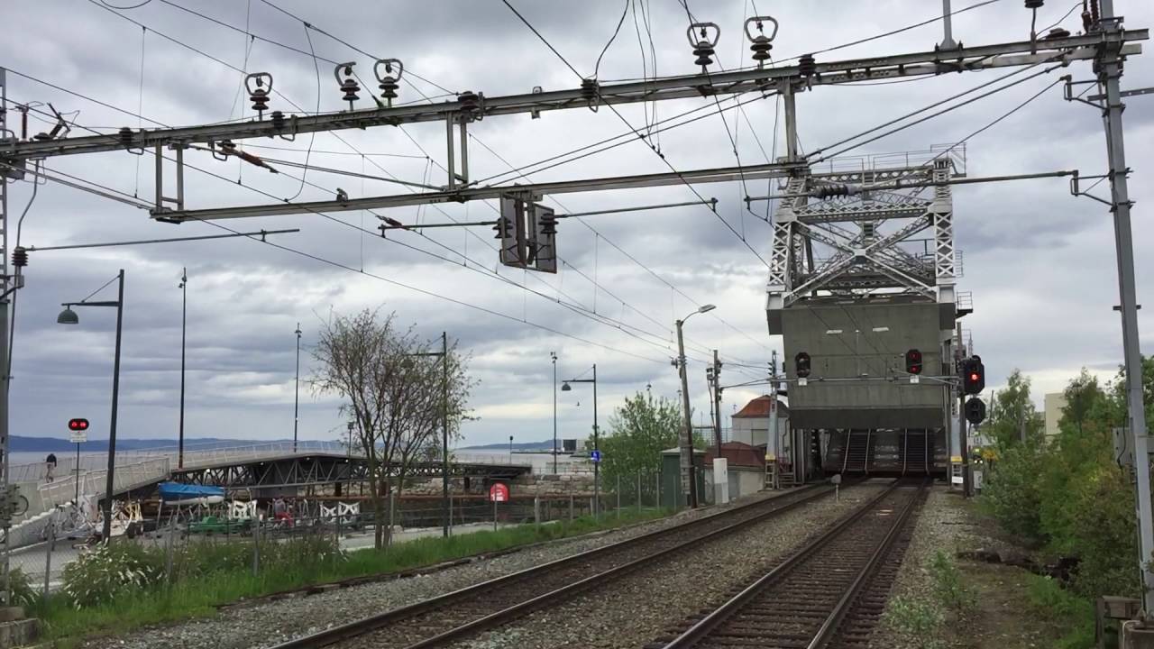 Skansen Bru Railway Bridge in Trondheim, Norway opening for ships to ...