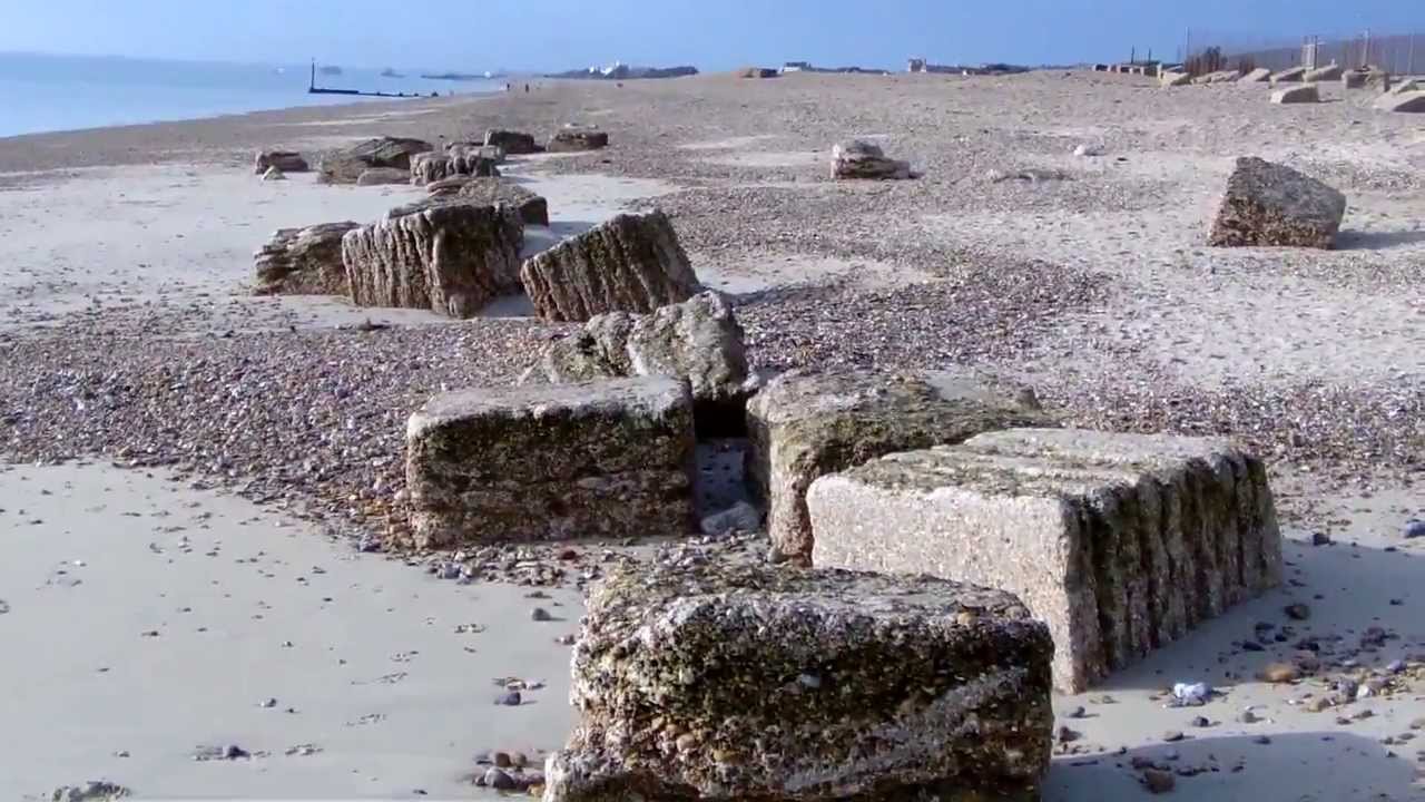 World War 2 Tank Traps Eastney Beach (Portsmouth) - YouTube