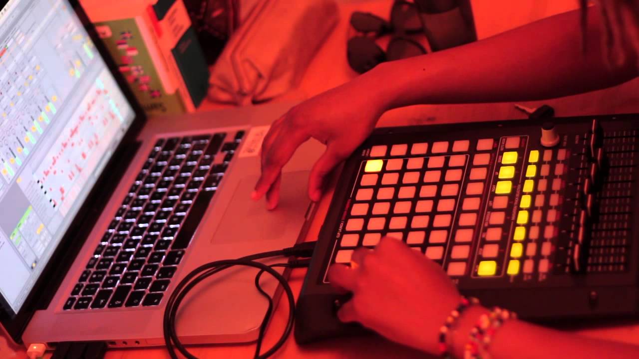 Ableton Akai Pro APC20 Test - YouTube