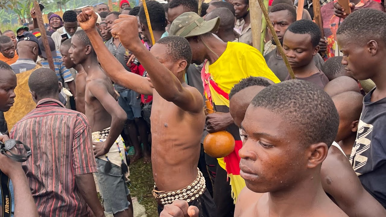 African Tradotional Circumcision Of BRAVE Boys & Men || Brave Men Face ...