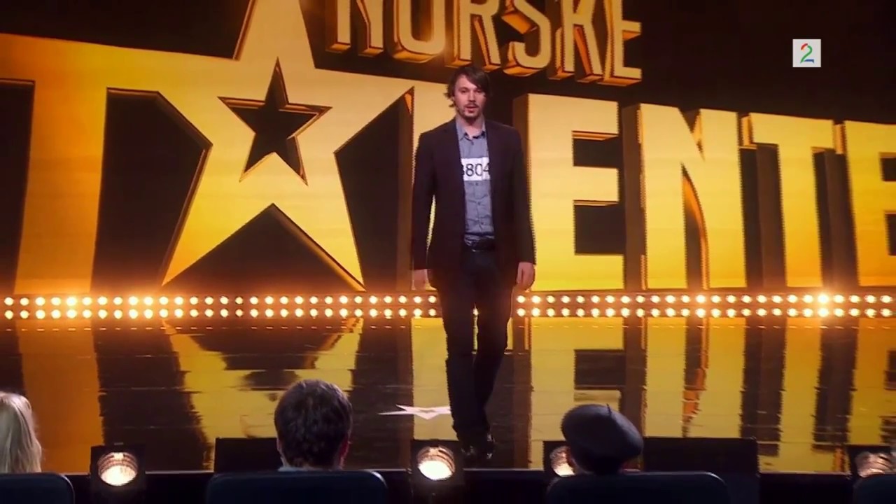 Tom Henning Thorsen First TV preformance magic - YouTube
