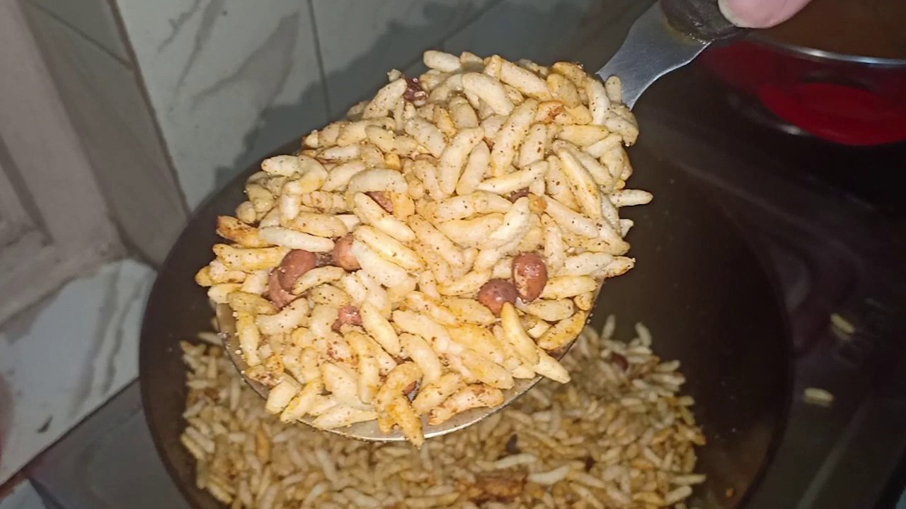 Spicy Garlic Puffed Rice | Masala Puffed Rice - YouTube