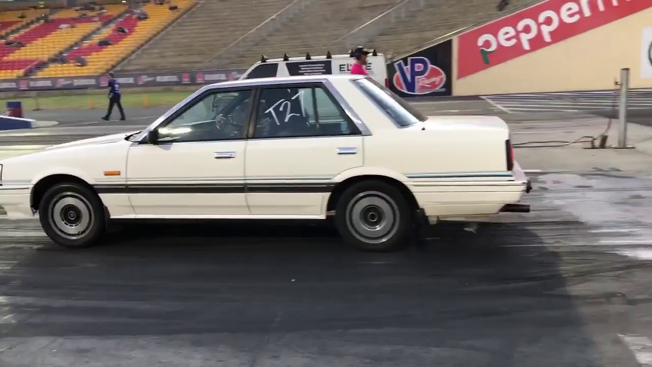 R31 skyline rb30e+t race - YouTube