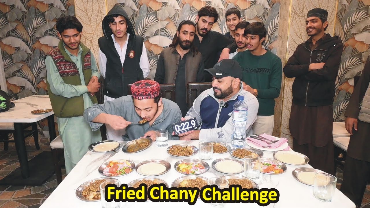 Rawalpindi's Famous Fried Chany Eating Challenge - YouTube