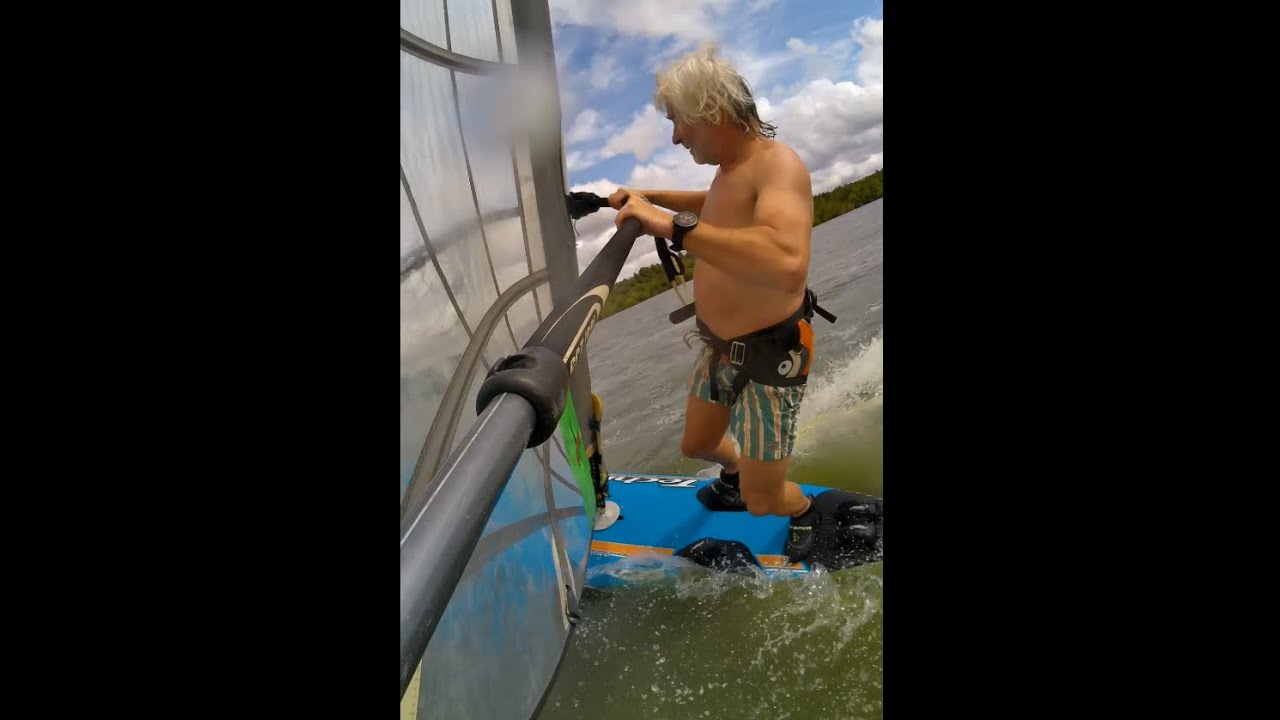 Windsurf BIC Techno 273 (125 litres), UP Slalom Race AM 6.5m2 ...