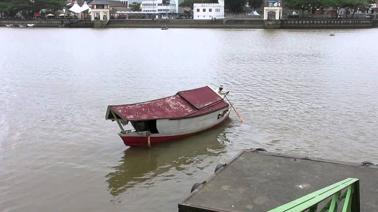 Perahu Tambang Sungai Sarawak, Kuching - YouTube
