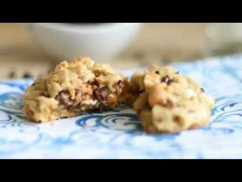 Recipe: Snickers Stuffed Loaded Peanut Butter Oatmeal Cookies - YouTube