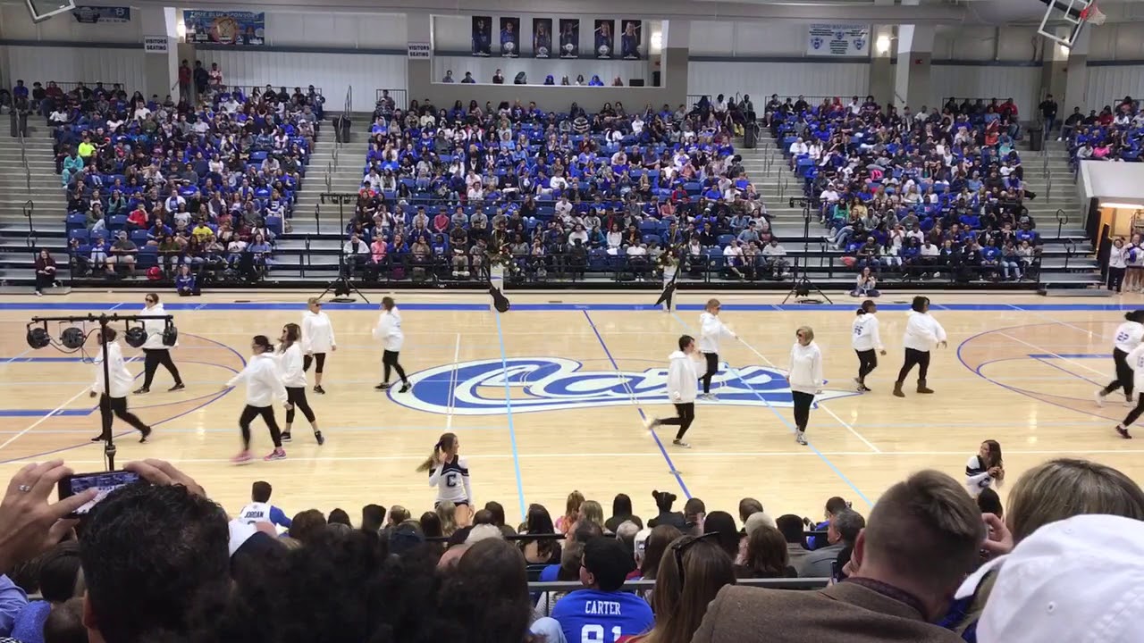 HOCO Mom's dance CHS - YouTube