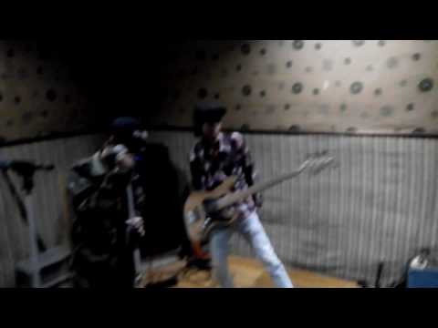 Bulan dan ksatria cover ngenyod