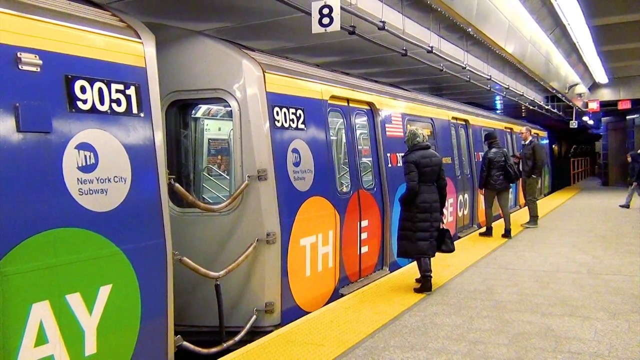 MTA Subways - Rush Hour on the Second Avenue Line - YouTube