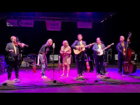 Rhonda Vincent, the passing of the train. Parkersburg WV, 8/15/26