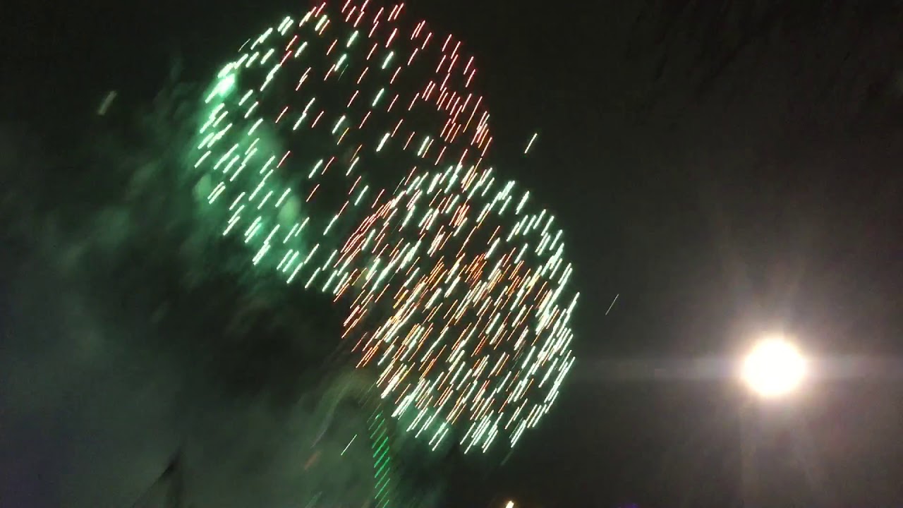 London 2018 New Year’s Eve fireworks red zone London Bridge - YouTube