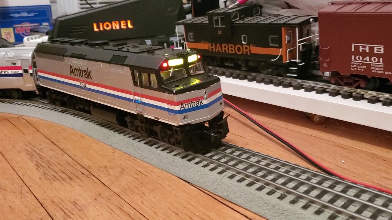 Lionel F40PH Push-pull run. - YouTube