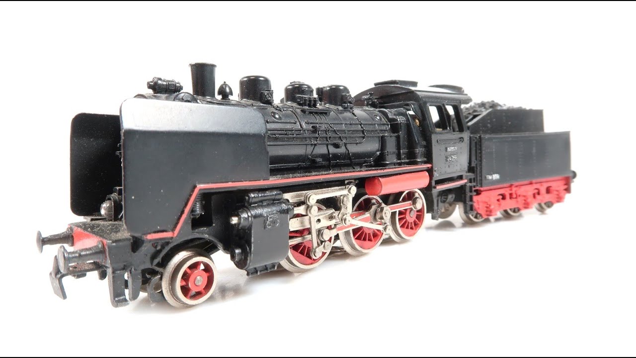 Märklin DB BR 24 058 Steam Locomotive pulling Märklin 3-axle Passenger ...