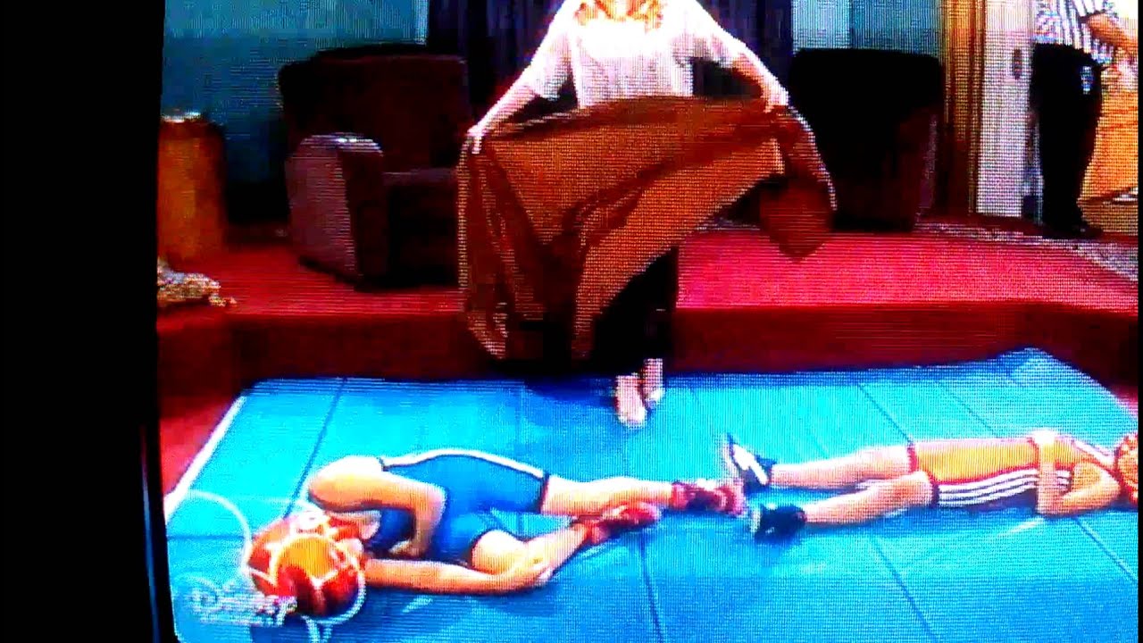 Luke an Ravi wrestling - YouTube