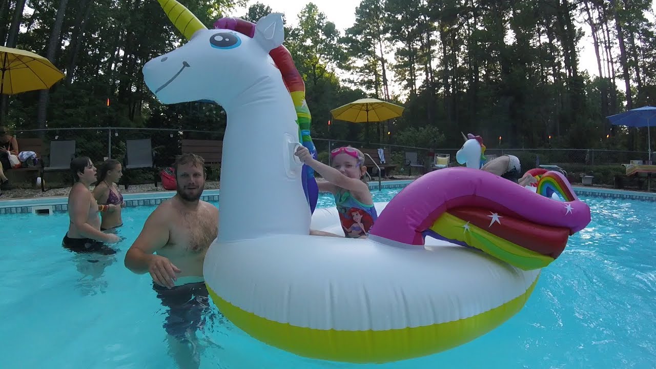 AMY & TODD'S AWESOME POOL PARTY - SUMMER FUN 2018 - YouTube