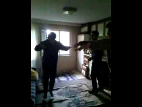 Liselilerden çılgın dans