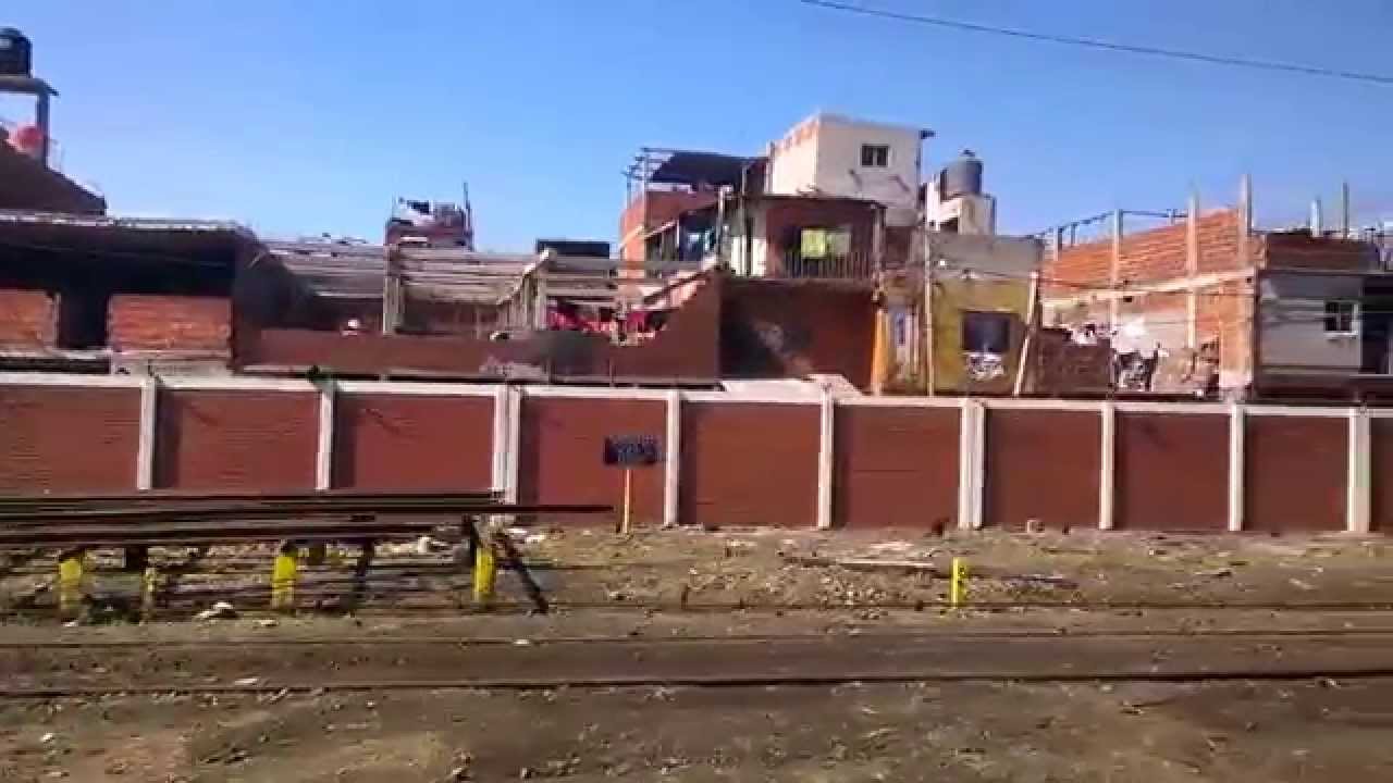 Villa 31 de Retiro desde el tren San Martín - YouTube