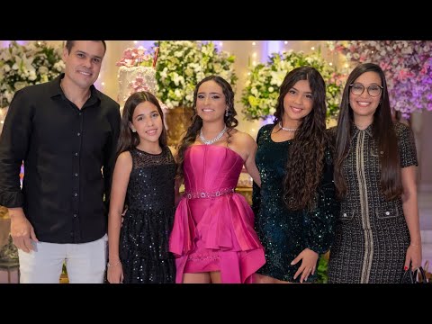 DIA DE FESTA ! MANU E LORENA VÃO PARA UMA FESTA DE 15 ANOS 