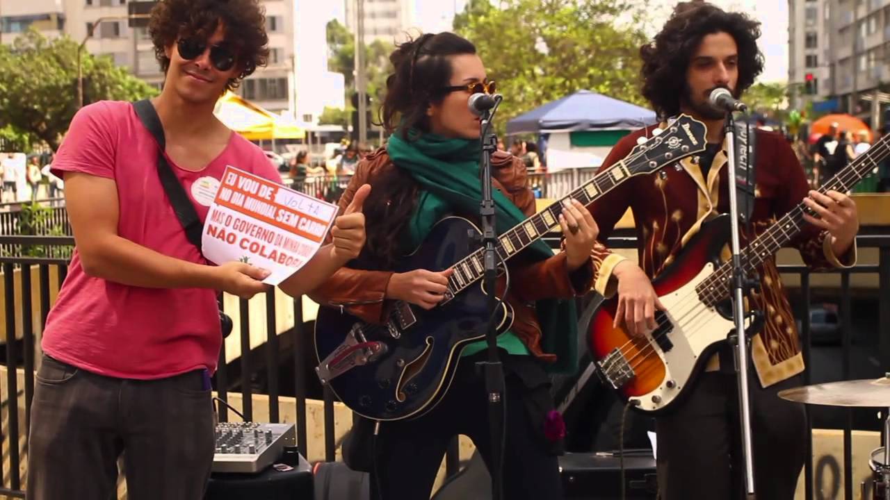 Banda de Soul Sexy Groove na Av.Paulista - YouTube