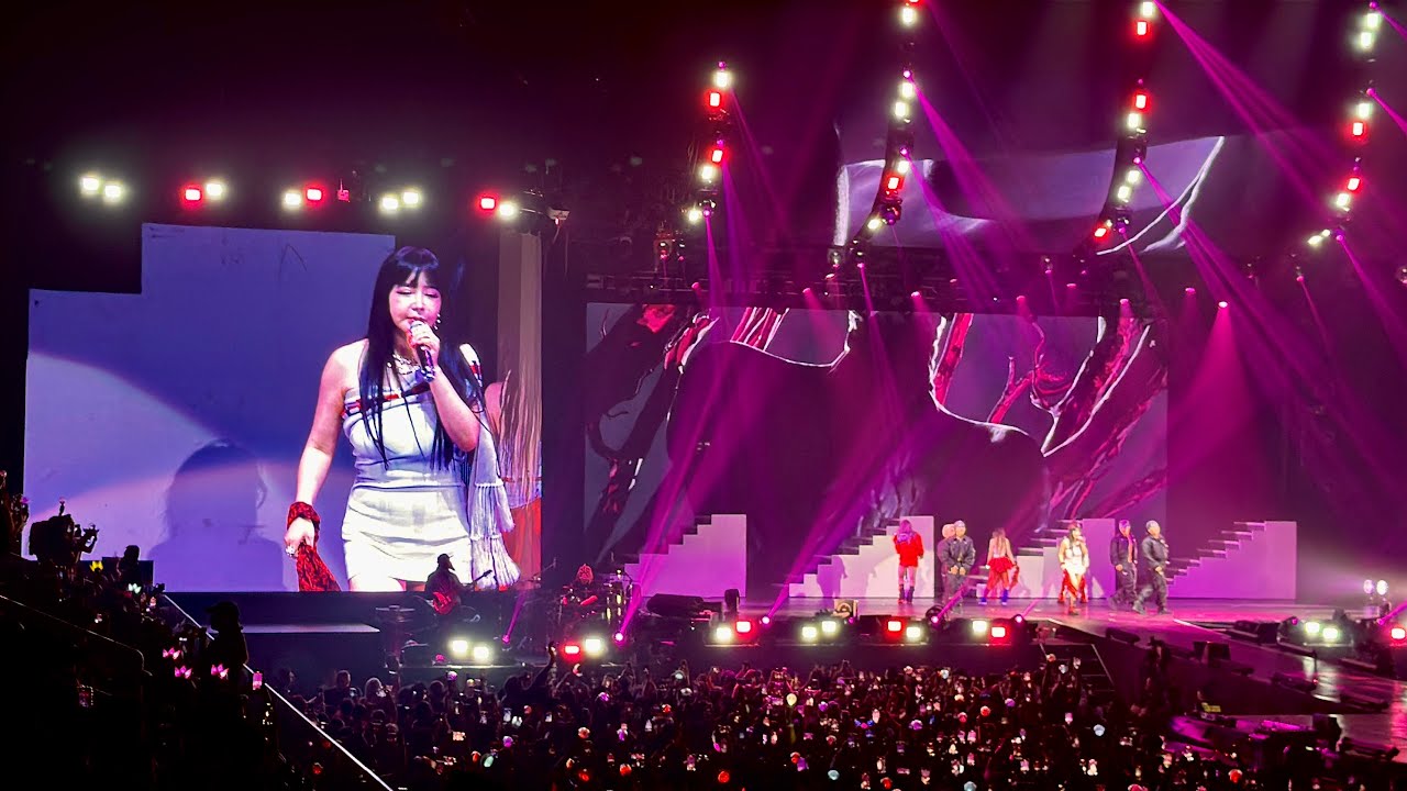 2NE1 I LOVE YOU - (Park Bom returns) Welcome Back Tour Manila Mall of ...