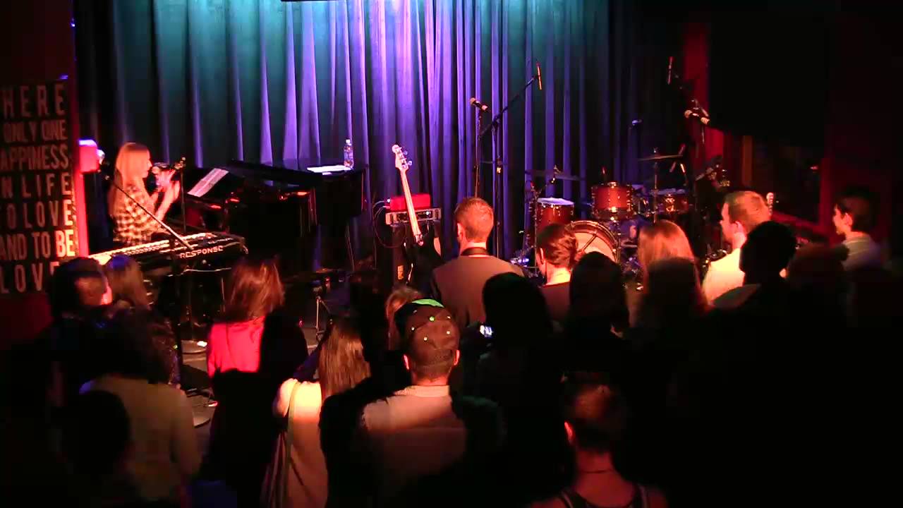 Ingrid Andress @ The Red Room @ Cafe 939 - YouTube