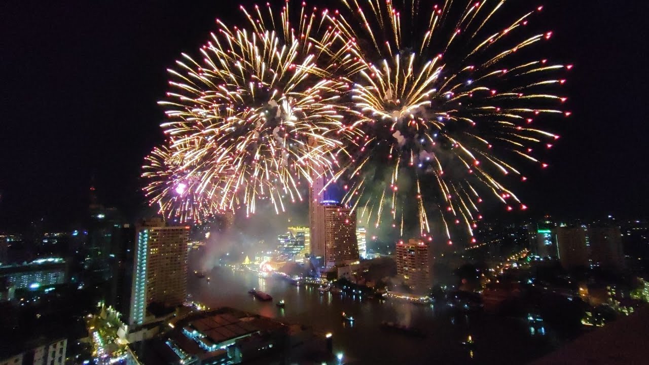ICONSIAM New Year Fireworks 2023 Thailand - YouTube