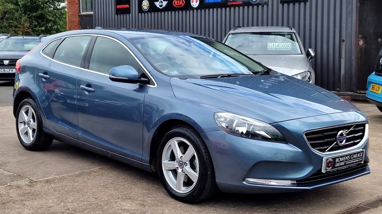 2013 (63) Volvo V40 SE 1.6 T3 5Dr in Biarritz Blue. 14k Miles. 1 Owner ...