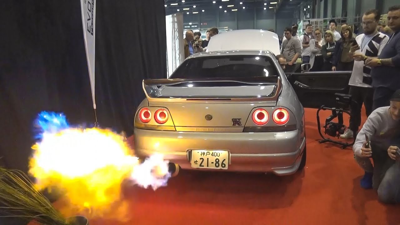 Nissan R33 GTR Shooting MASSIVE Flames - YouTube