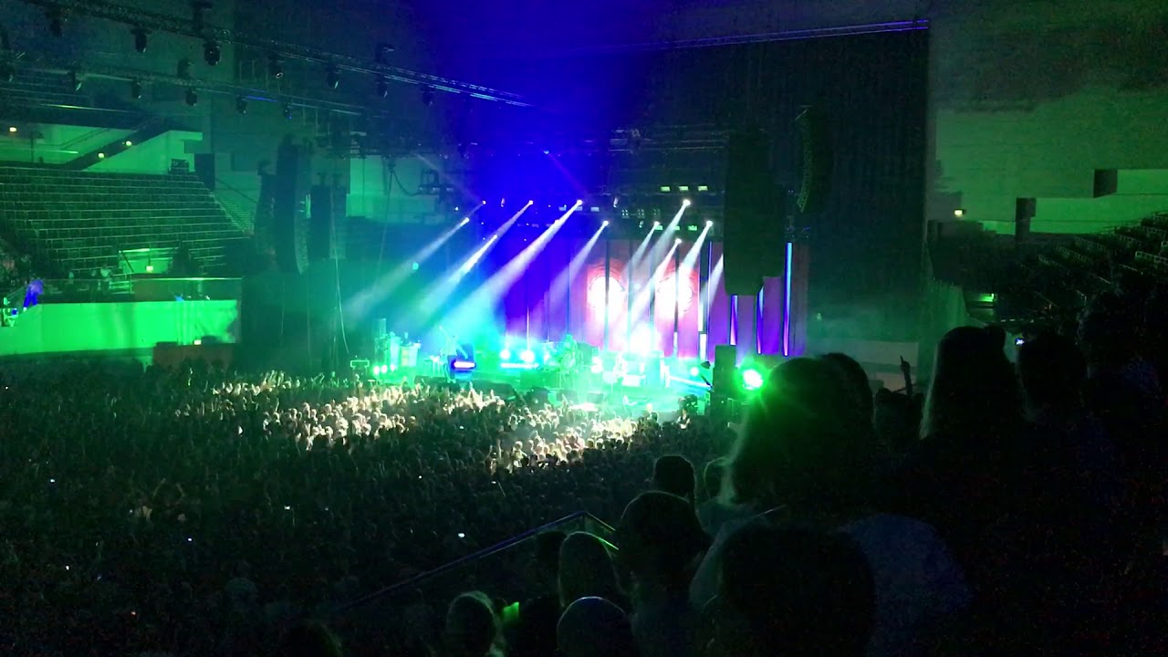 Kraftklub - Chemie Chemie Ya - Bremen - 27.10.2017 - ÖVB Arena - YouTube