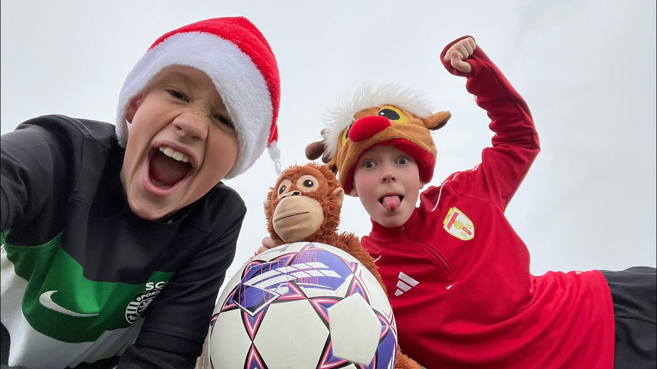 Fotboll är kul! God jul! - YouTube
