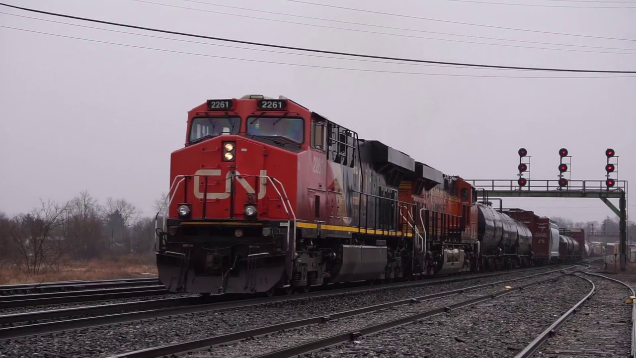CN X397 - CN 2261 West at Paris (January 27 2018) - YouTube