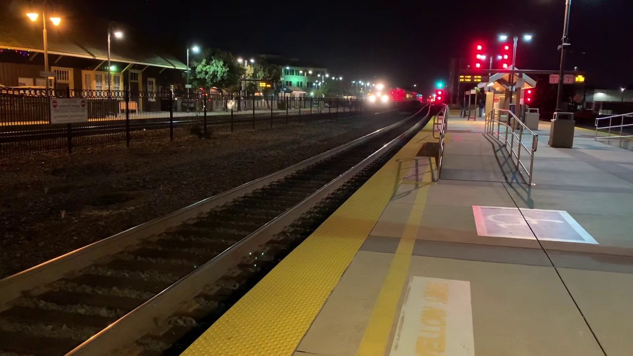 Caltrain train at Santa Clara Station - YouTube