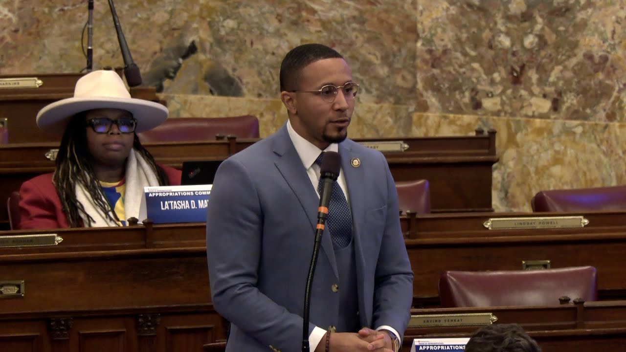 Abney Supports Paying Student Athletes - YouTube