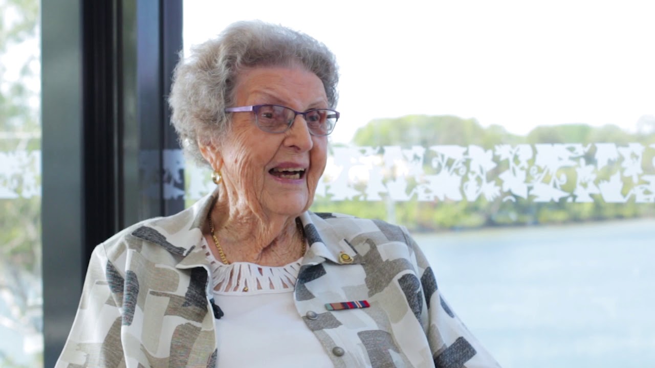 Meet a female WWII Veteran - YouTube