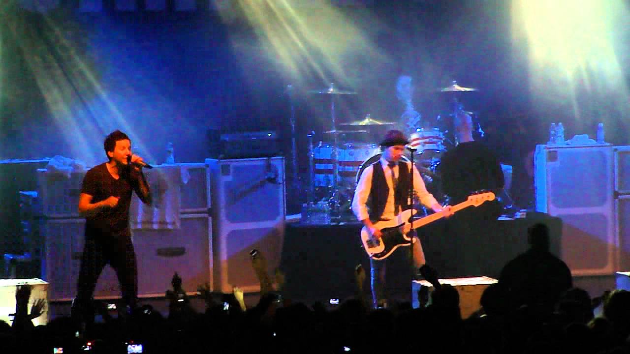 Simple Plan - Astronaut - 11/29/11 - YouTube