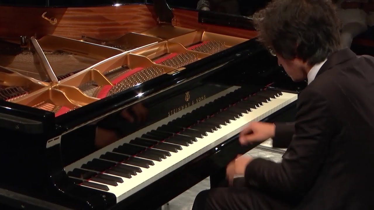 Ravel: Sonatine - Sahun Hong - YouTube