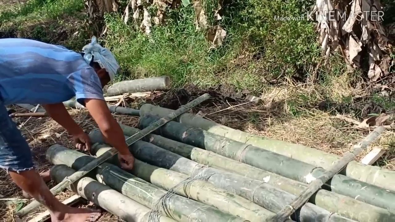 Pembuatan Rakit Bambu (Bamboo Raft) di Teluk Toba - YouTube