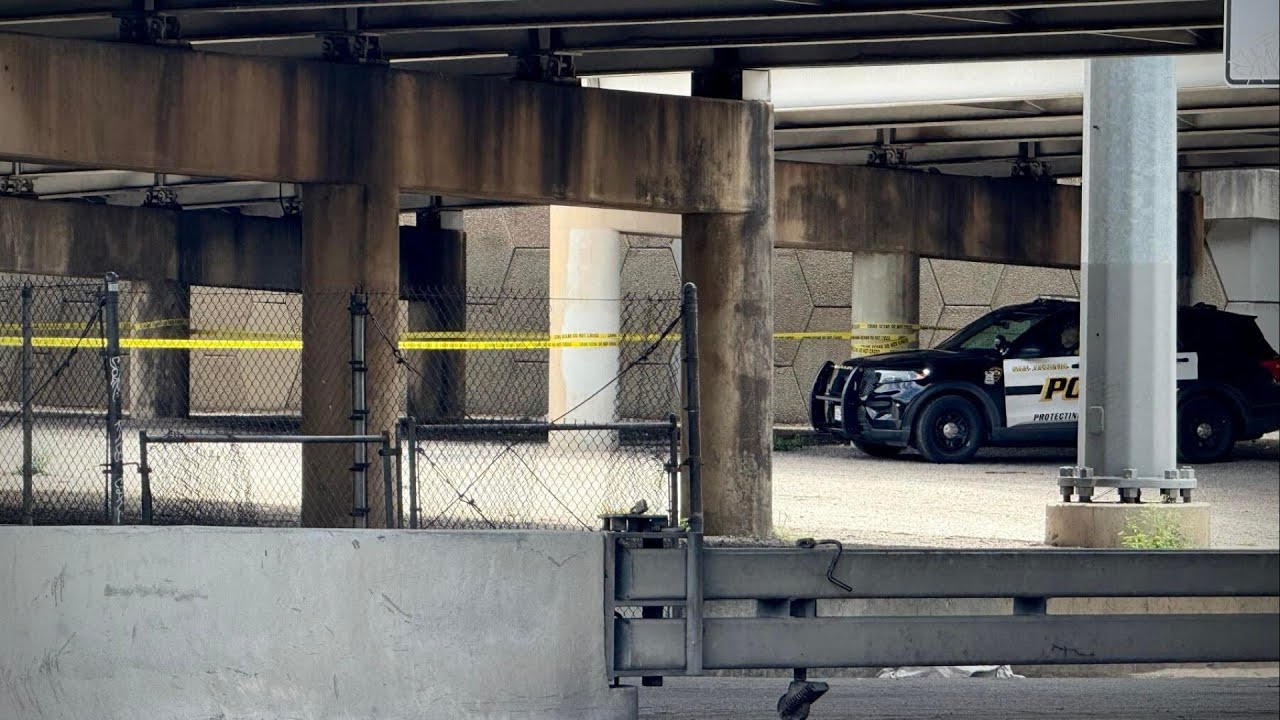 Man found dead under downtown San Antonio bridge, SAPD says - YouTube